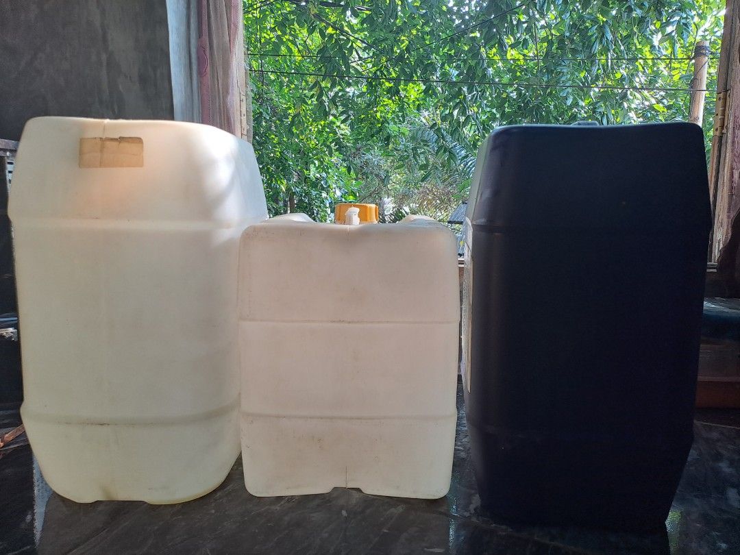 Jerigen minyak 18 liter bekas satuan, Barang Yang Dicari di Carousell