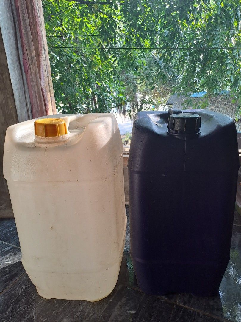 Jerigen minyak 18 liter bekas satuan, Barang Yang Dicari di Carousell