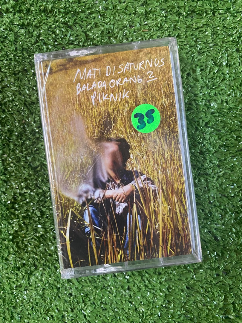 KASET MATI DI SATURNUS Balada Orang-Orang Piknik, Hobbies & Toys, Music ...