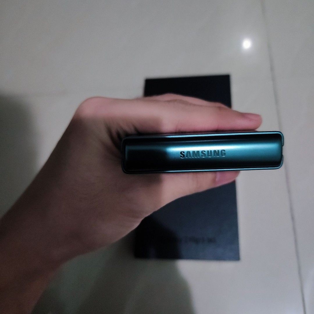 (LCD Green Line) LNIB Samsung Z Flip 3 (5G) 256Gb Green (Local Set ...
