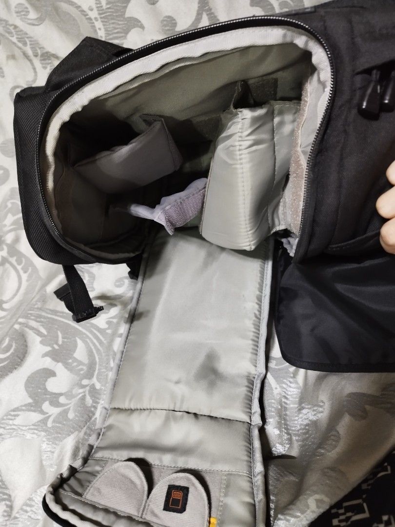 Lowepro Fastpack 200, Photography, Photography Accessories, Camera Bags & Carriers on Carousell