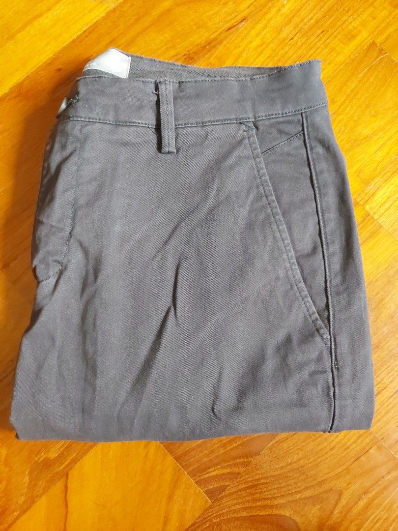 Men's Dark grey Short pants, Men's Fashion, Bottoms, Shorts on Carousell