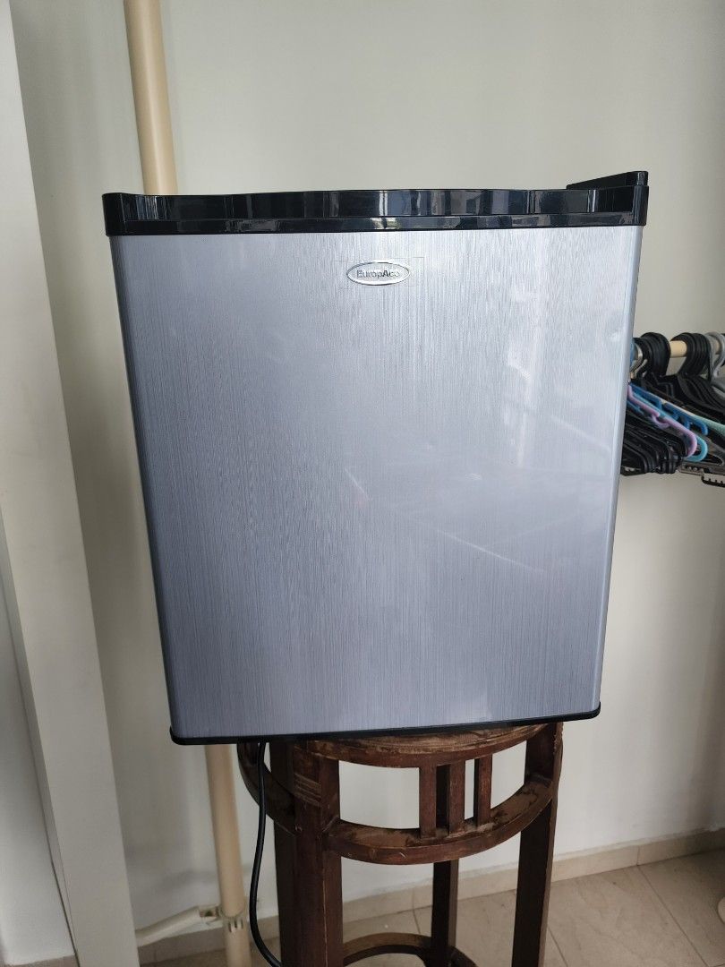 Mini Bar fridge, TV & Home Appliances, Other Home Appliances on Carousell