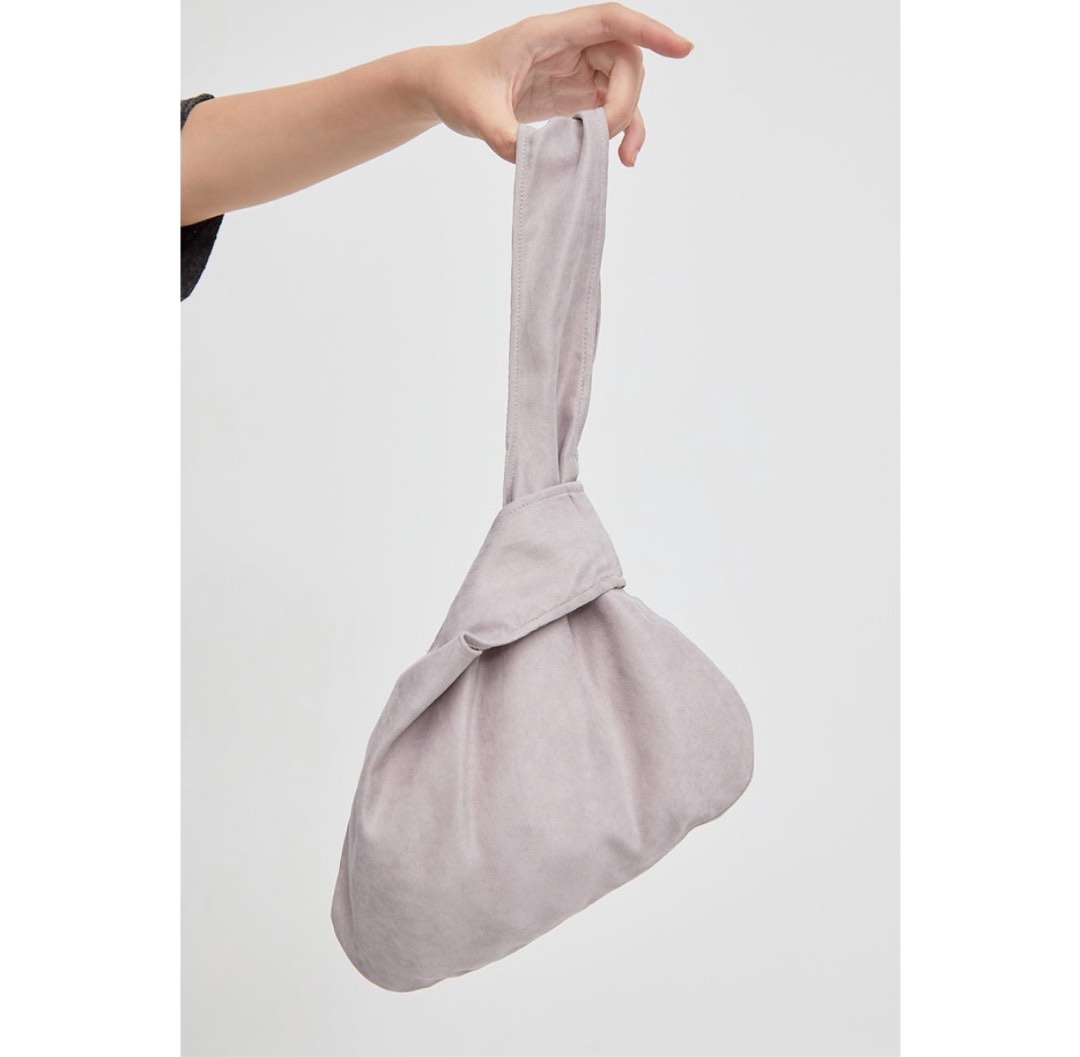 Nahra Pouch, Fesyen Wanita, Tas & Dompet di Carousell