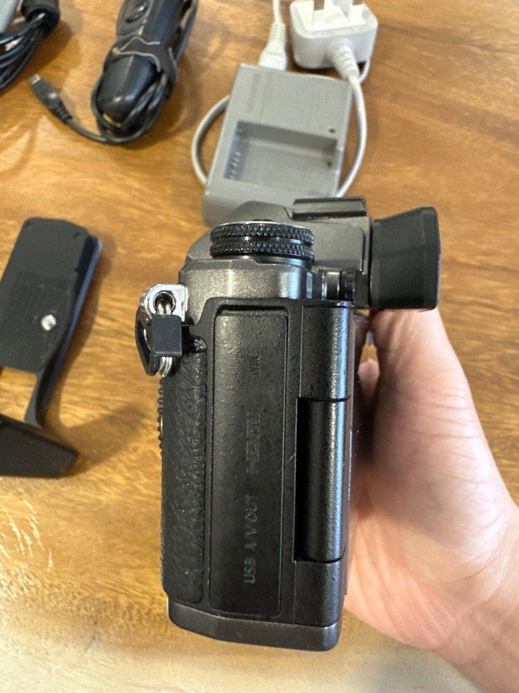 Olympus EM5 Mark II (Limited Titanium Edition), Photography, Cameras on ...