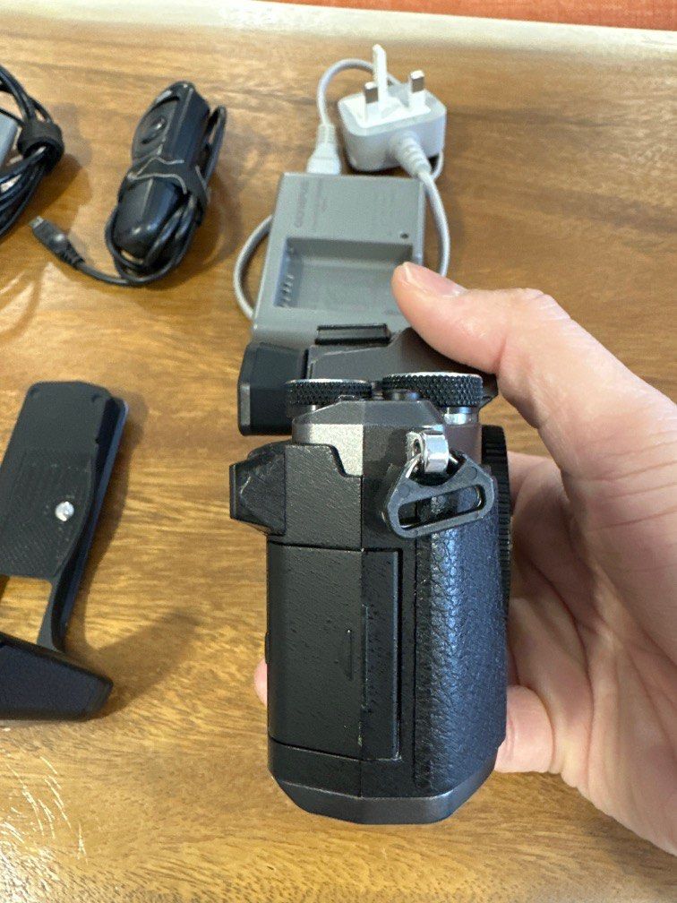 Olympus EM5 Mark II (Limited Titanium Edition), Photography, Cameras on ...