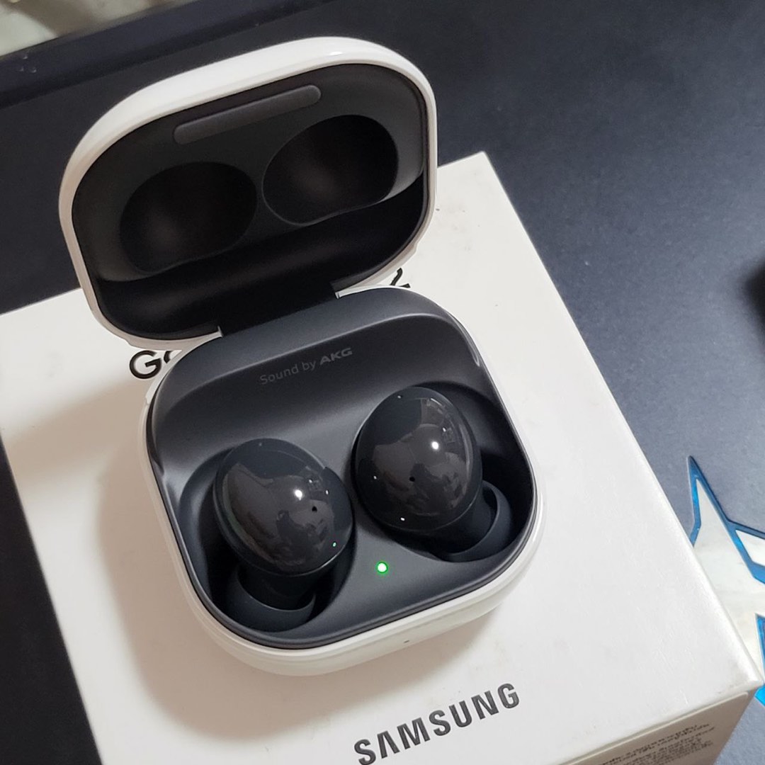 Original Samsung Galaxy Buds (Graphite), Audio, Earphones on Carousell