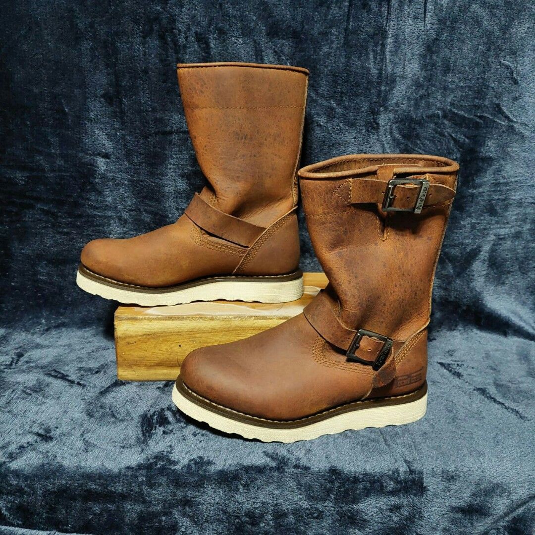 Pathfinder boots on Carousell
