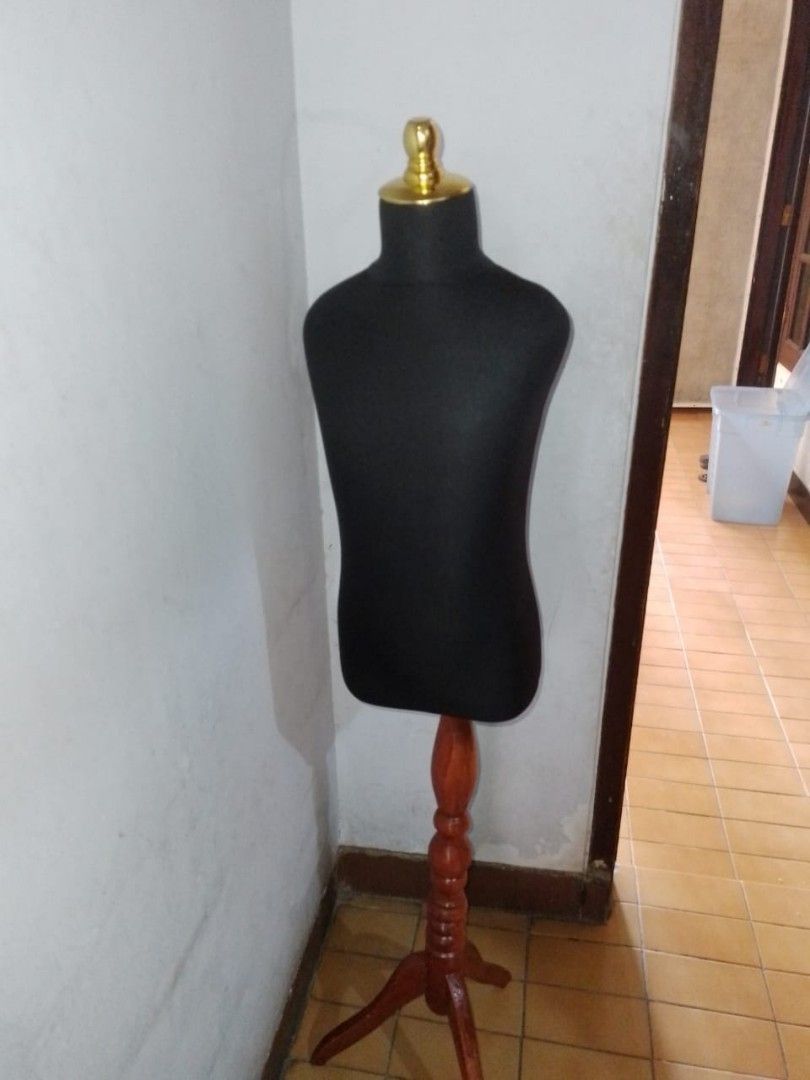Patung Standing Display setengah badan lapis kain second layak pakai ...