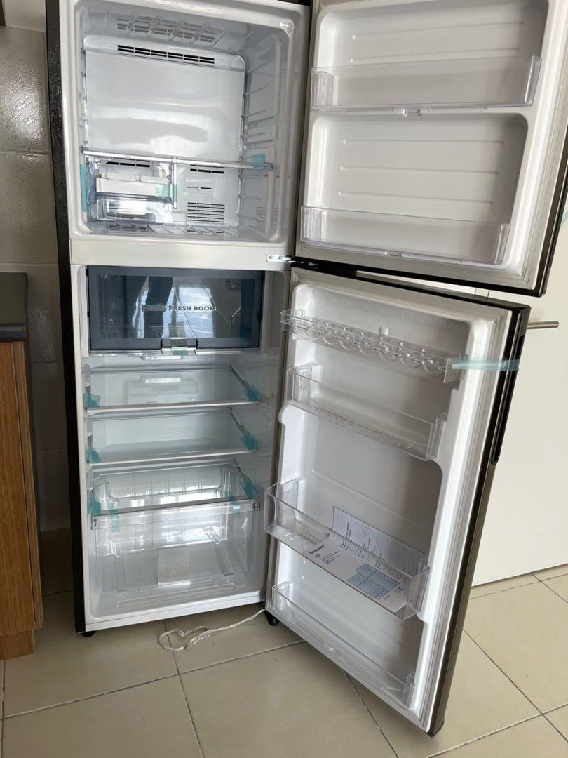 Peti ais sharp baru, TV & Home Appliances, Kitchen Appliances ...