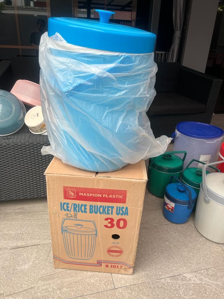 Plastic Hot And Cold Insulated Cooler / Ice Bucket Cooler / Insulated ...