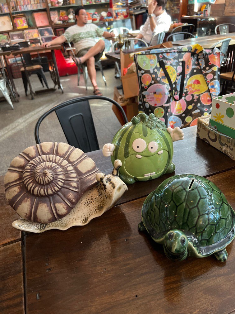 Porcelain coin bank and display, Hobbies & Toys, Memorabilia ...