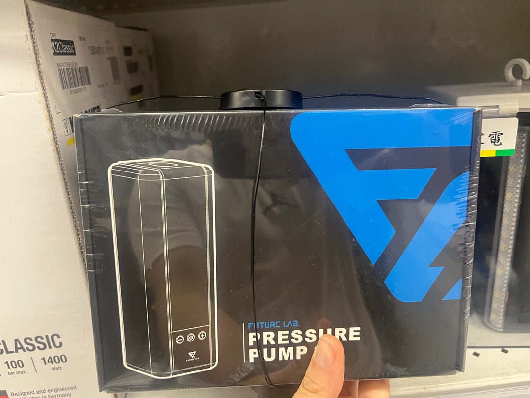 PressurePump2 蓄能充氣機 電動充氣機 打氣機 胎壓 車充氣機, 家具及居家用品, 戶外家具在旋轉拍賣