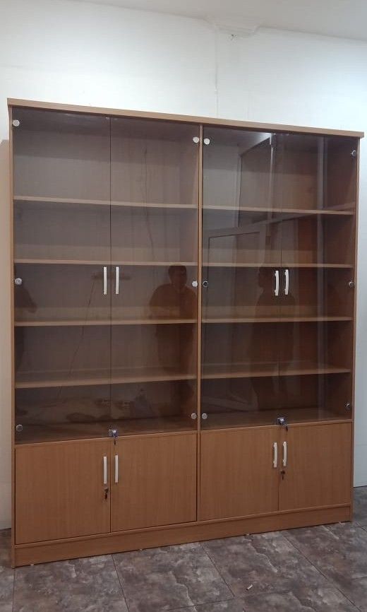 Rak kaca minimalis modern, Perabotan Rumah di Carousell