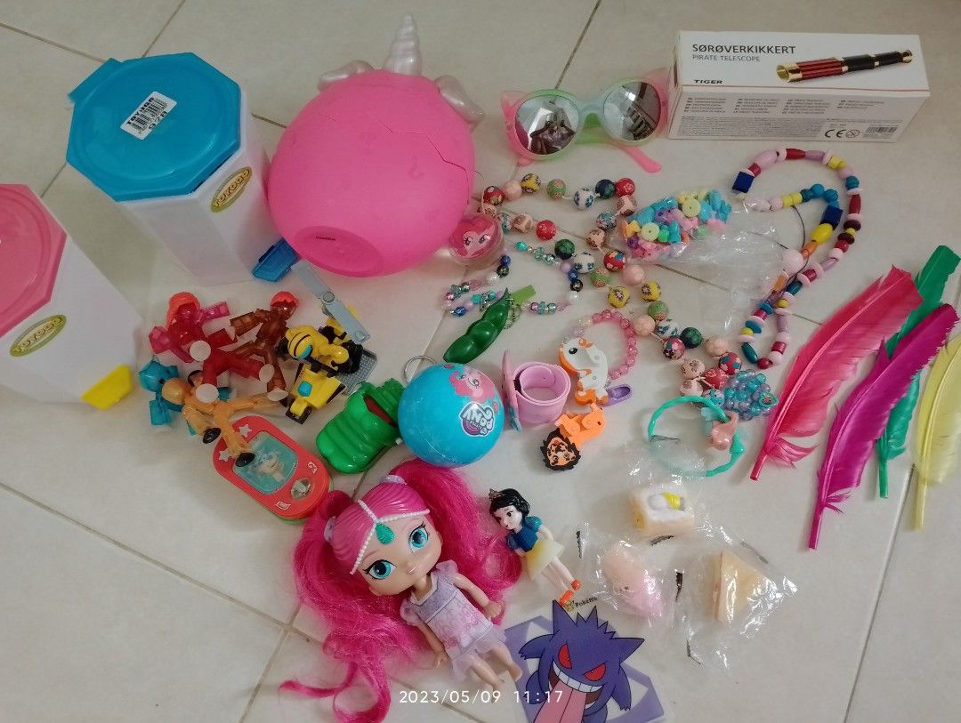 Random small toys, Hobbies & Toys, Toys & Games on Carousell