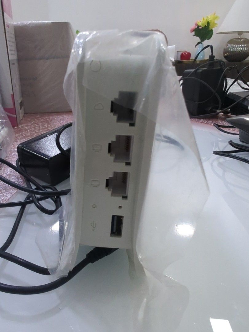 Securifi Almond 3, Computers & Tech, Parts & Accessories, Networking on Carousell