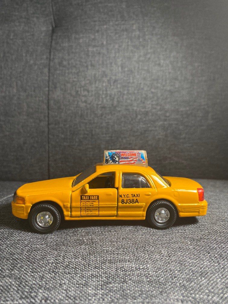 SF Toys New York City Modern Yellow NYC Medallion Taxi Cab 1/43 O Scale ...