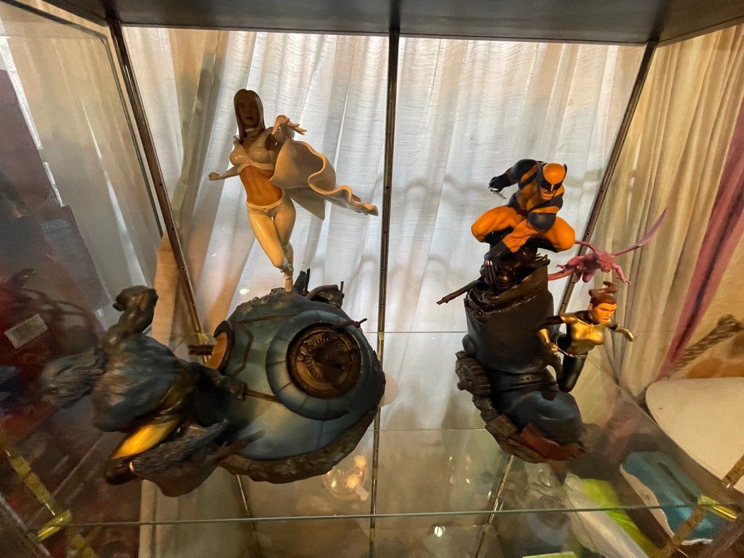 Sideshow X-Men vs Sentinel Diorama No. 1 - 3 (complete set), Hobbies ...