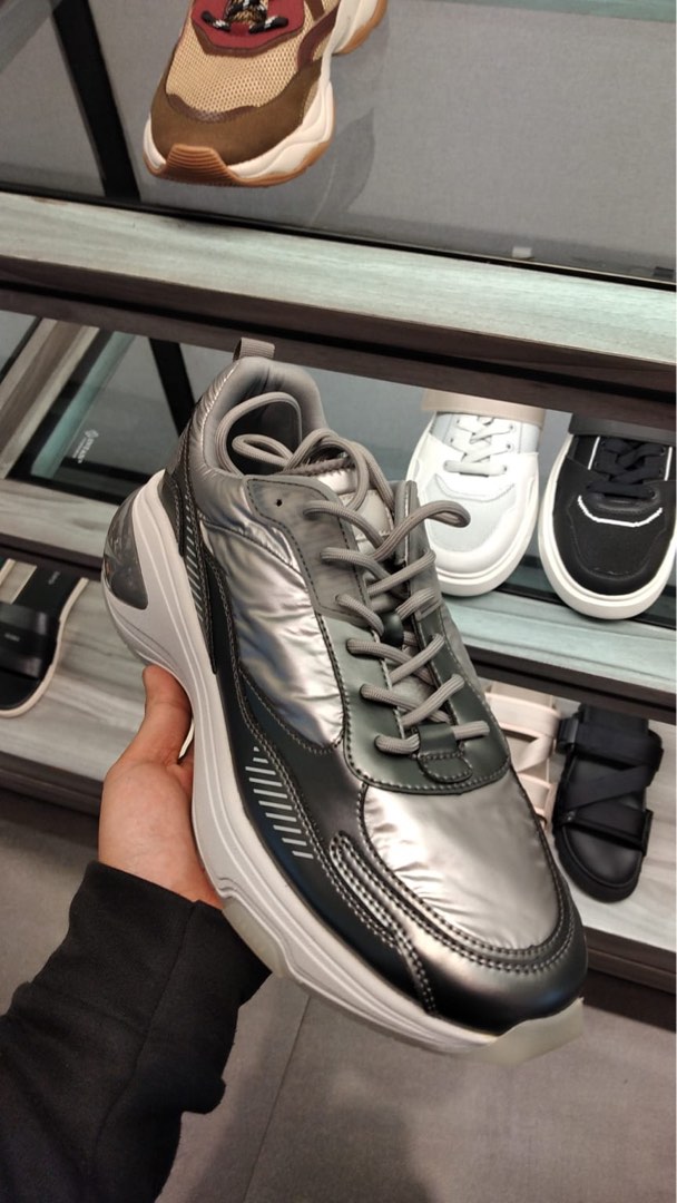 Sneakers pedro man, Fesyen Pria, Sepatu , Sneakers di Carousell