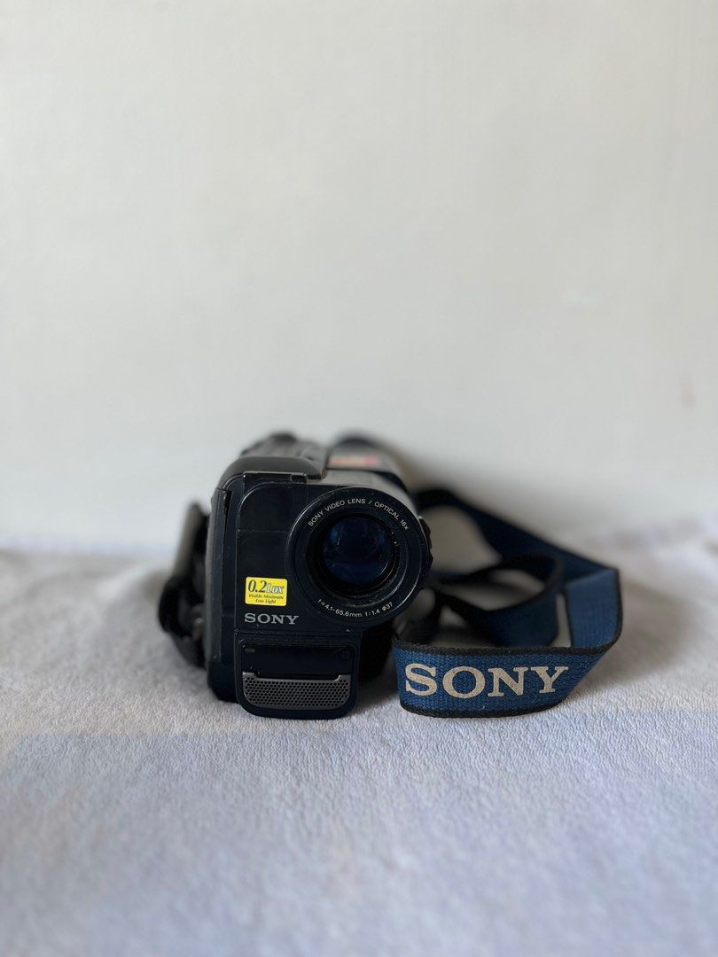 SONY Handycam Video 8 Model CCD-TR311, Photography, Video Cameras on ...