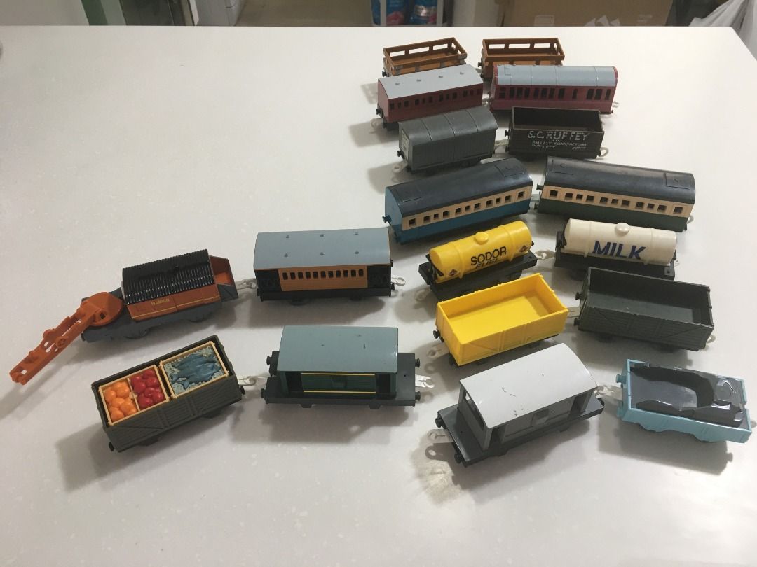 TAKARA TOMY Plarail - Thomas & Friends freight car (goods wagons) set, Hobbies & Toys, Toys ...