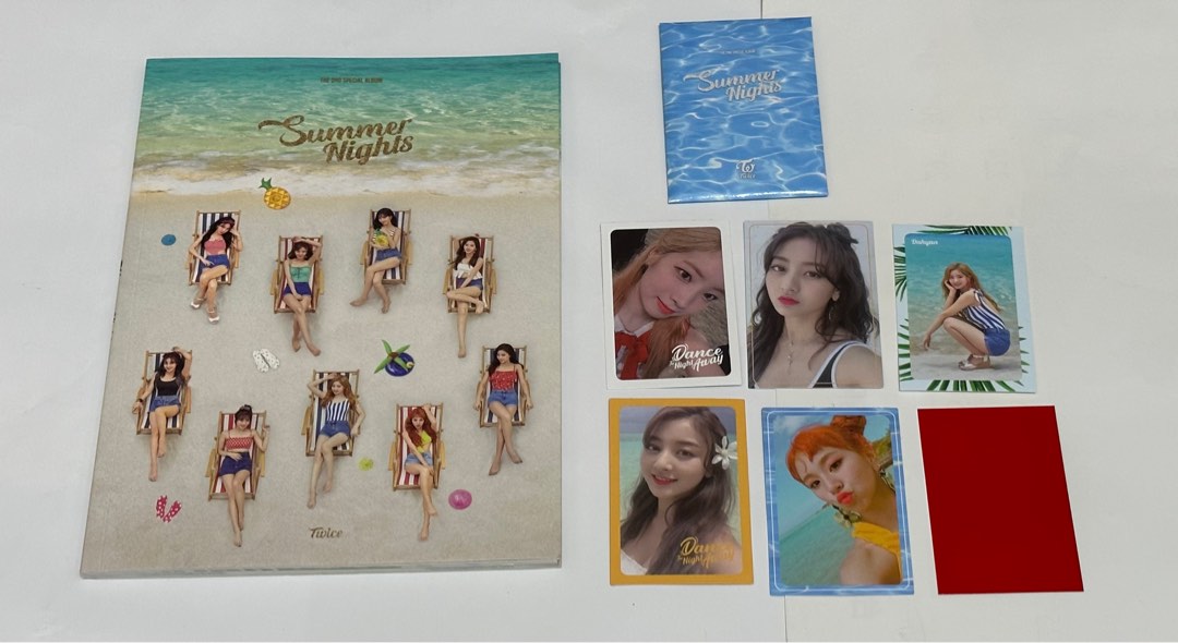 Twice summer nights 兩個版本專輯, 書籍、休閒與玩具, 收藏、紀念品, 明星週邊在旋轉拍賣