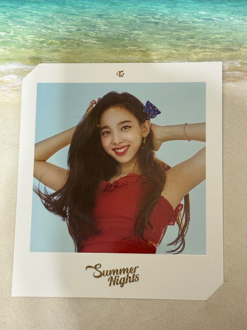 Twice summer nights 兩個版本專輯, 書籍、休閒與玩具, 收藏、紀念品, 明星週邊在旋轉拍賣