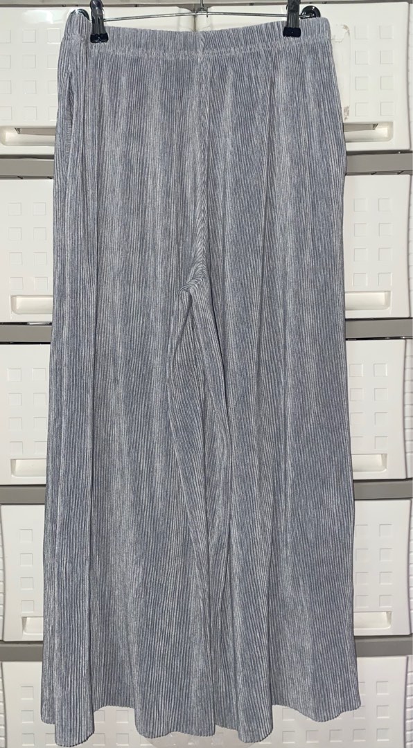 UNIQLO PLUS SIZE PLEATED WIDE LEG CULLOTES PANTS, Women's Fashion ...