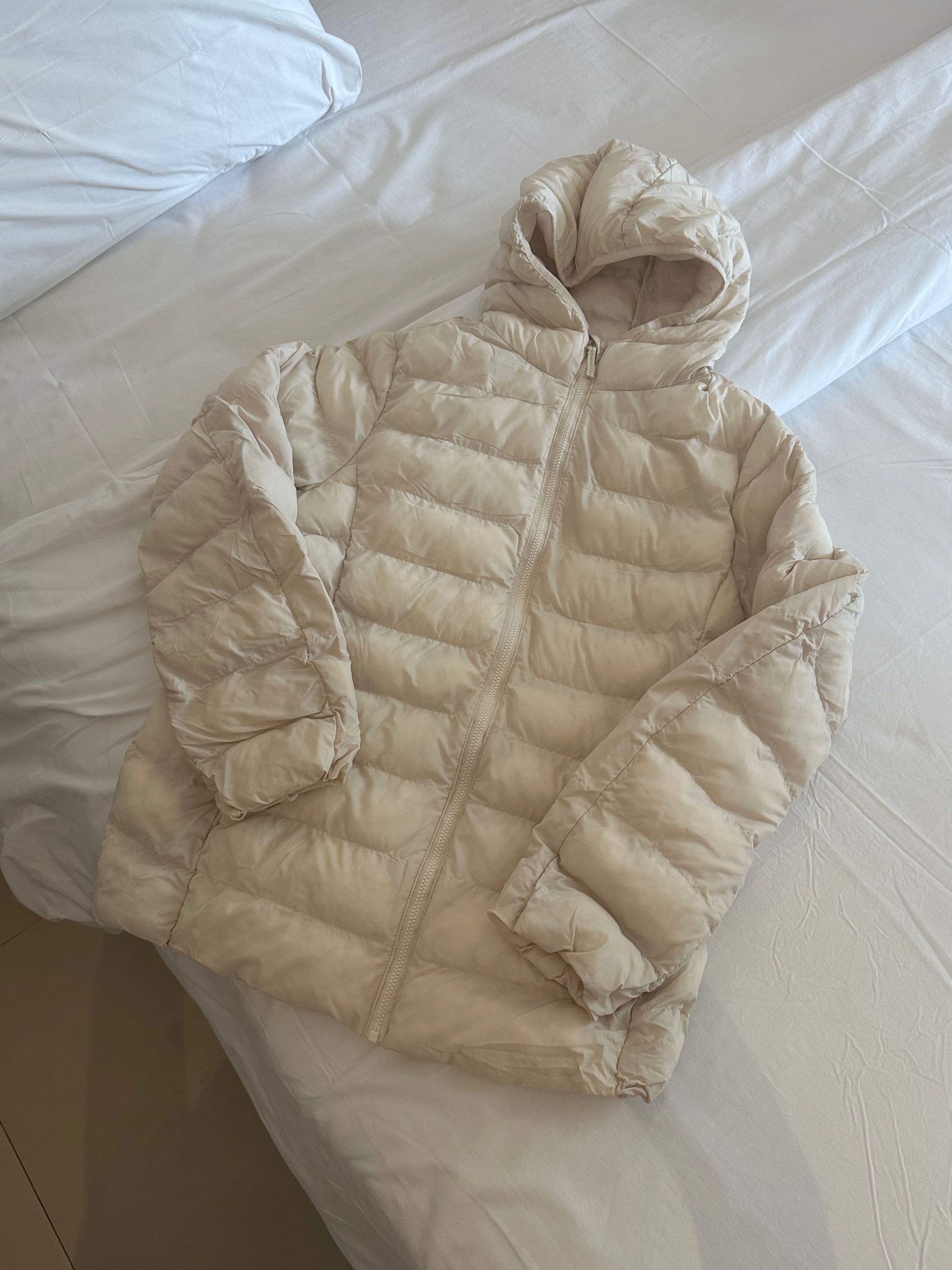UNIQLO Puff Jacket in White, Fesyen Wanita, Pakaian Wanita, Baju Luaran ...