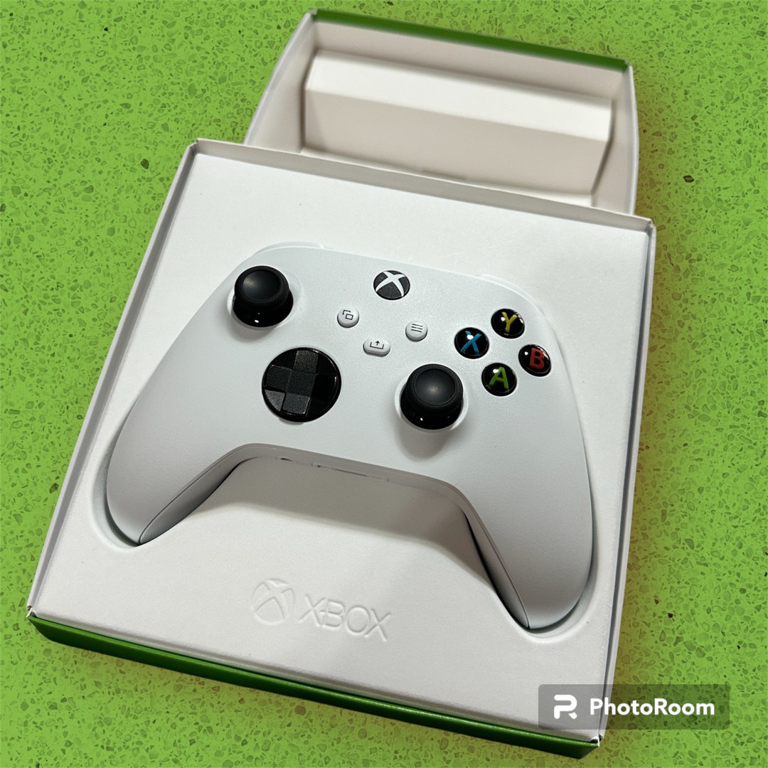 Xbox Wireless Conroller - Robot White - With Issue, Video Gaming ...