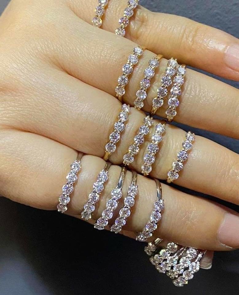 5-Stones Ring, Women's Fashion, Jewelry & Organizers, Rings on Carousell