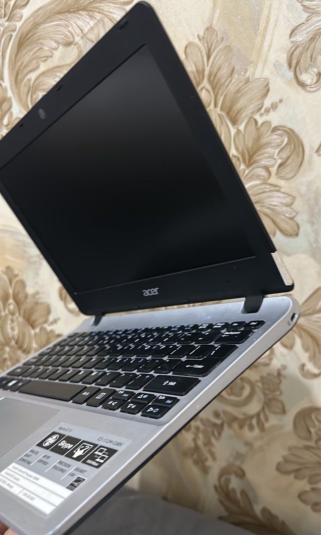 Notebook Acer Aspire e11 e3-112 on Carousell
