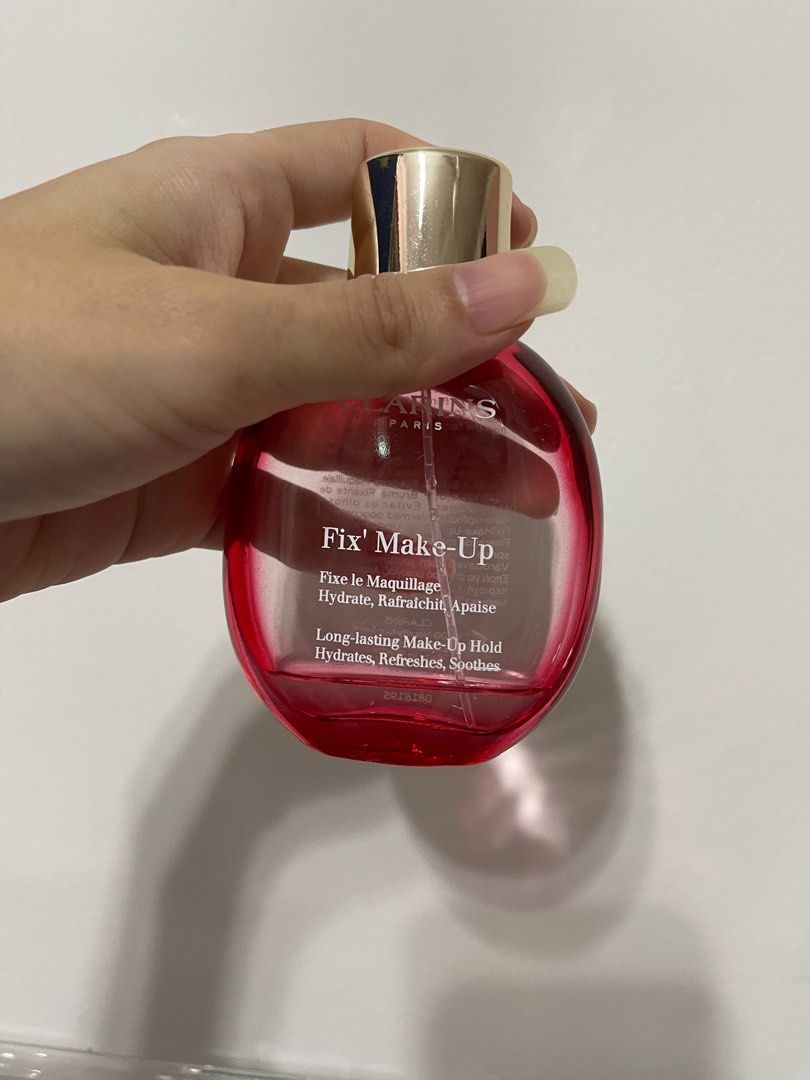 Authentic Clarins fix make-up spray, Beauty & Personal Care, Face, Makeup on Carousell