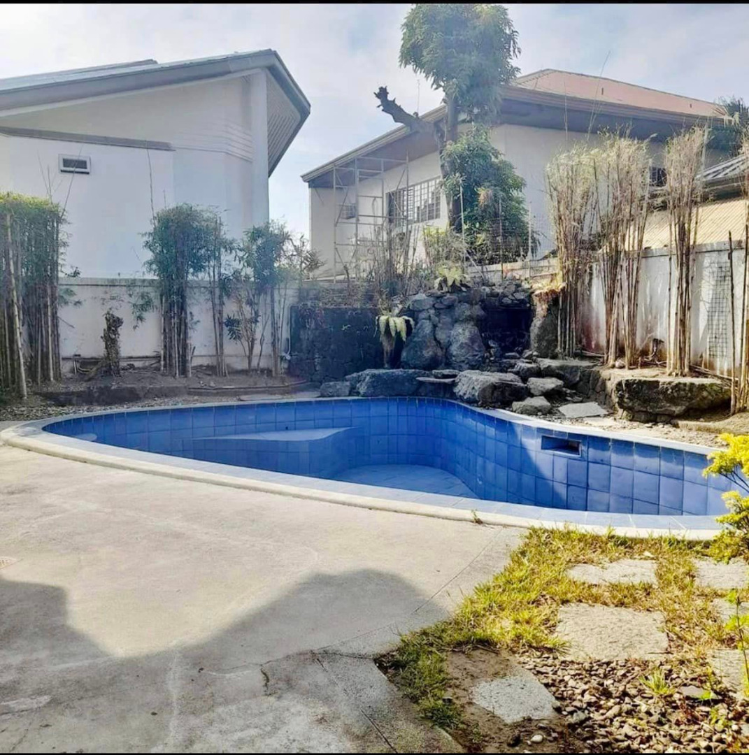 Ayala Alabang Old House for sale , Property, For Sale, Lot on Carousell