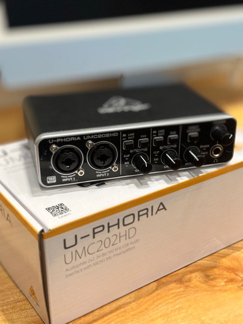 Behringer U-PHORIA UMC202HD (With box and instruction book - Like new ...