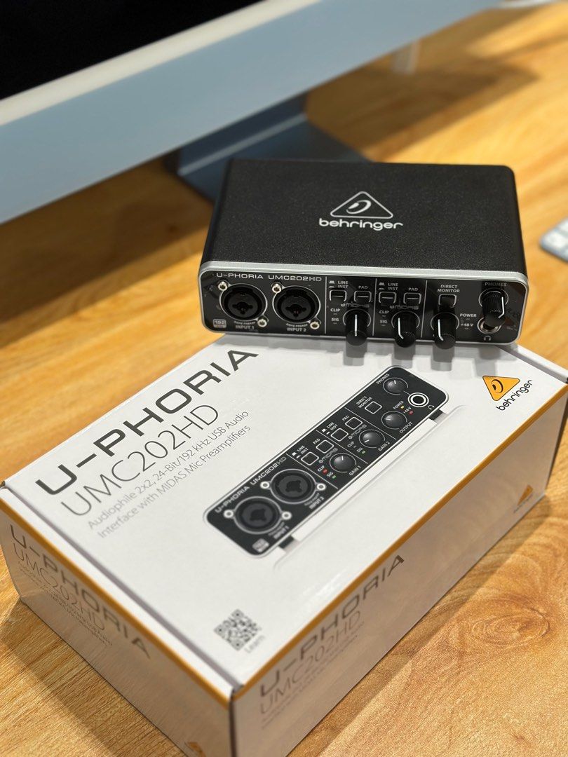 Behringer U-PHORIA UMC202HD (With box and instruction book - Like new ...