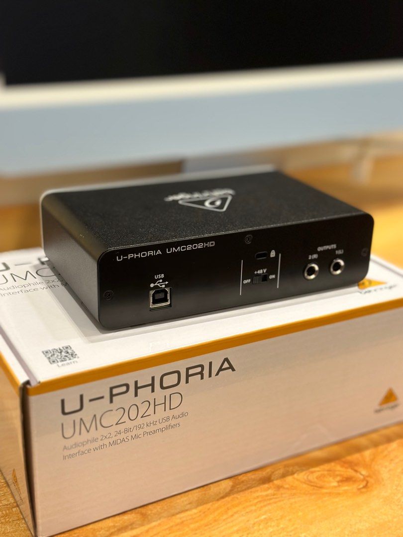 Behringer U-PHORIA UMC202HD (With box and instruction book - Like new ...