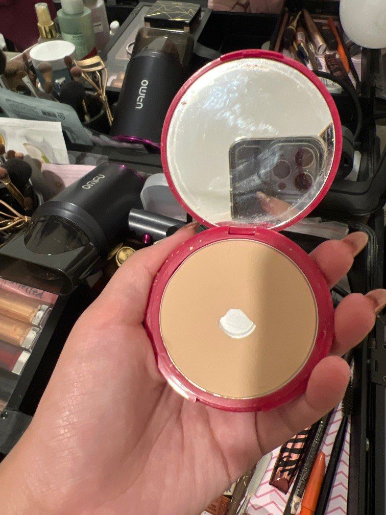 BOURJOIS POWDER, Kesehatan & Kecantikan, Rias Wajah di Carousell