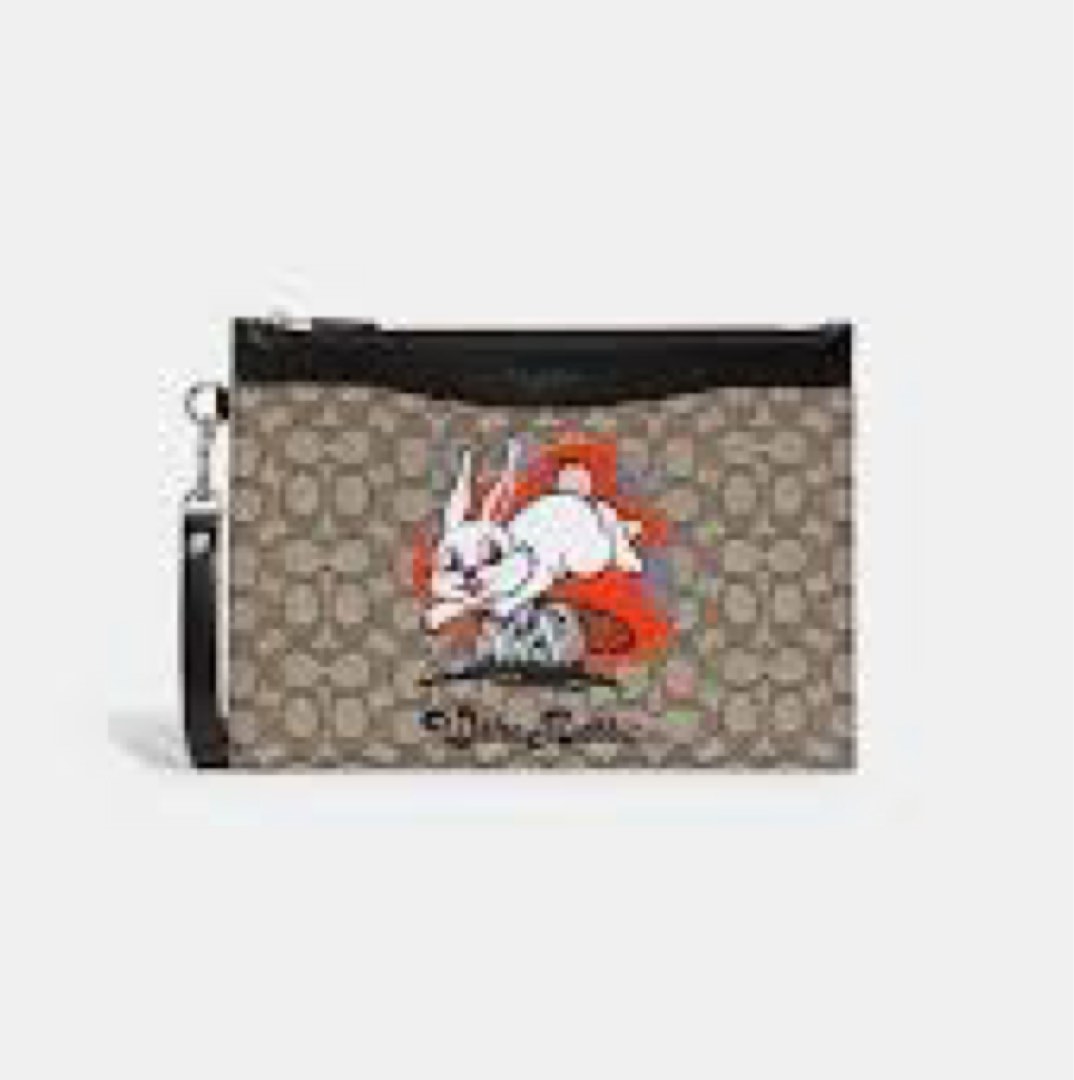 Coach Rabbit Signature Clutch Bag, Women's Fashion, Bags & Wallets ...