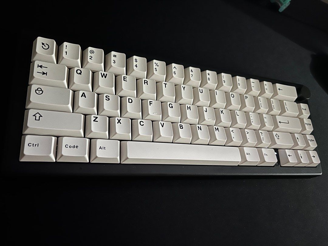 CREAMY THOCKY Keyboard! Modded GMK67 x Off-White keycaps (05/07/2023 ...