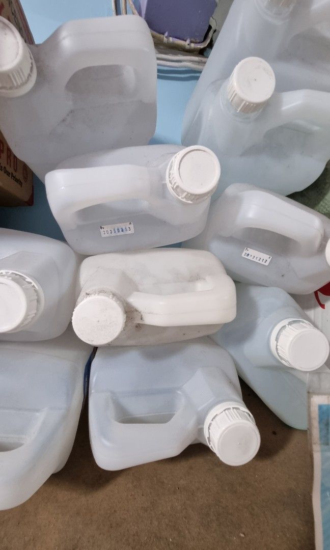 Dirigen Kosong 5 Liter bekas sabun on Carousell