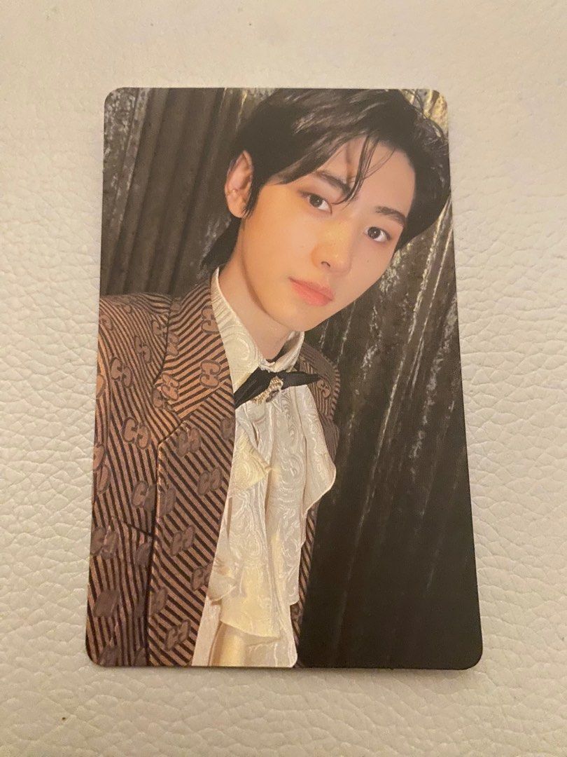 Enhypen Sunghoon photocard dimension dilemma, Hobbies & Toys, Collectibles & Memorabilia, K-Wave ...