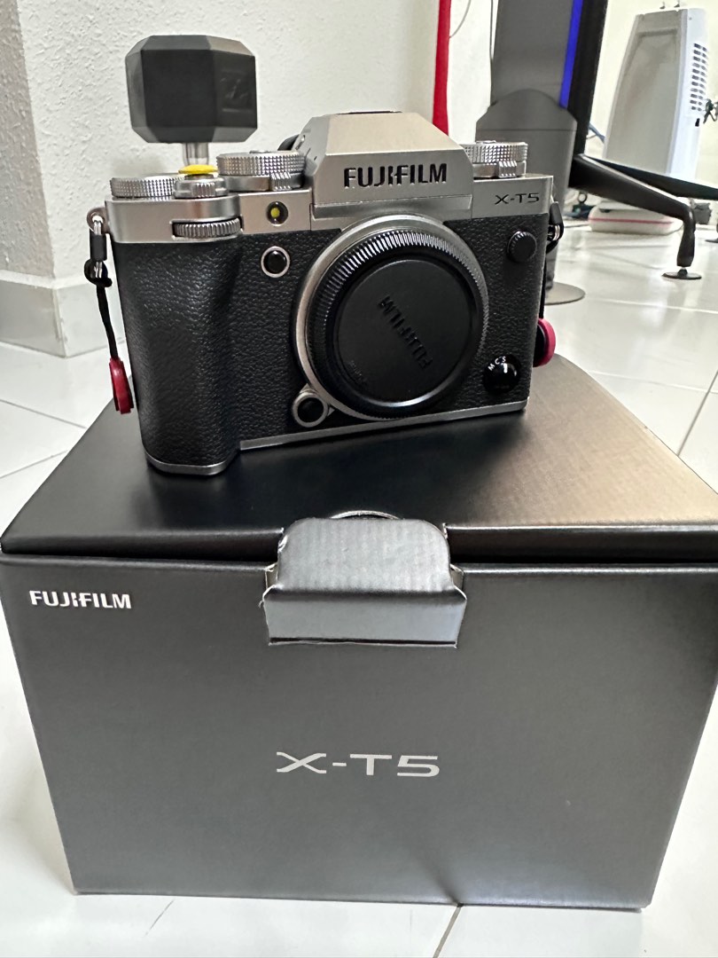 Fujifilm XT5 silver, Photography, Cameras on Carousell