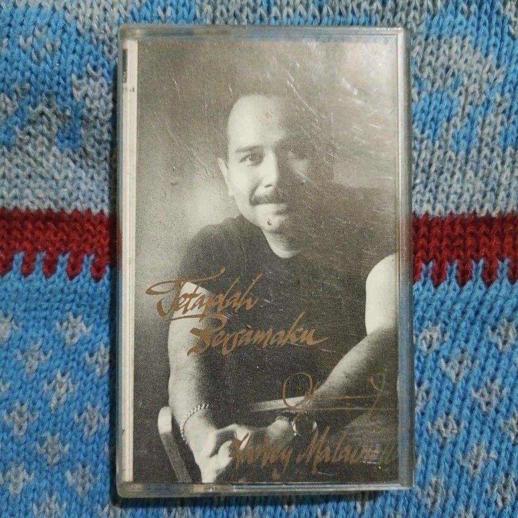 Harvey Malaihollo - Tetaplah bersamaku, kaset Pita, Musik & Media, CD, DVD & Lainnya di Carousell