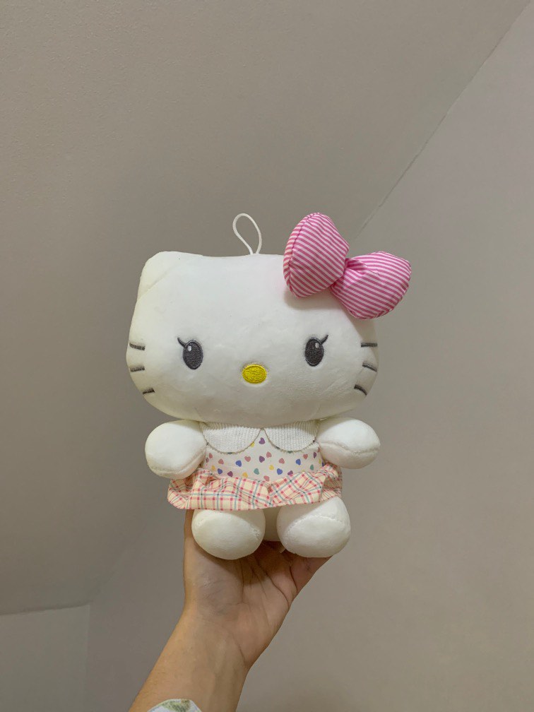 Hello Kitty on Carousell