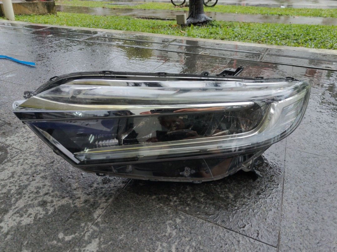 Honda shuttle gp7 8 left headlight, Car Accessories, Electronics & Lights on Carousell