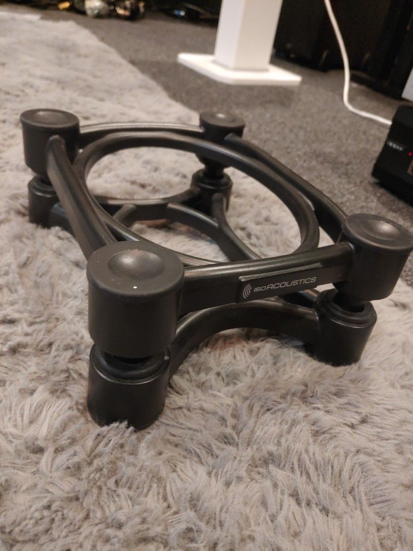 Iso Acoustics ISO-200 SUB Subwoofer Isolation Stand, Audio, Other Audio ...