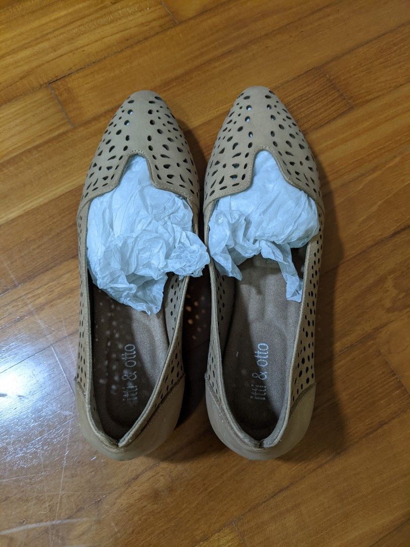 Itti & Otto almond colored flats size 36, Women's Fashion, Footwear ...