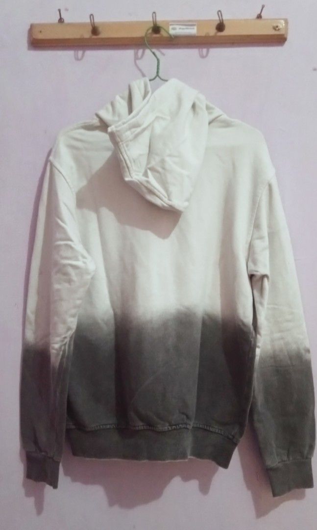 Jaket Hitam Putih, Fesyen Wanita, Pakaian Wanita, Lainnya di Carousell