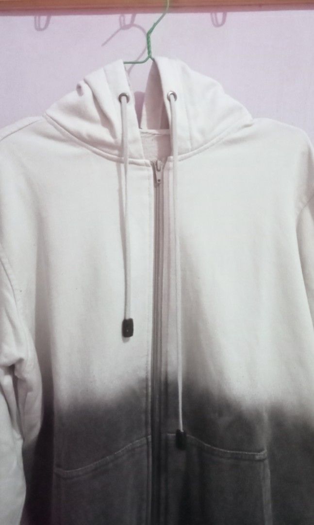 Jaket Hitam Putih, Fesyen Wanita, Pakaian Wanita, Lainnya di Carousell